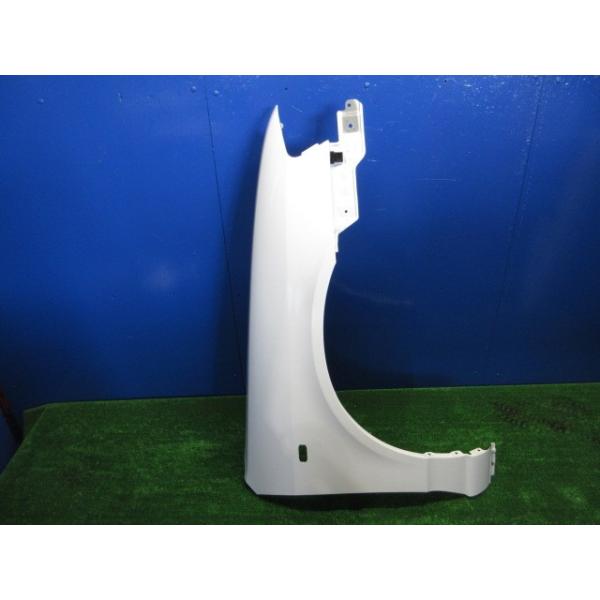 **** 商品説明を必ずご確認ください ****部品管理番号：000014856510600メーカー純正品番：F3100-WC6MB部品名：右Fフェンダーメーカー代替品番：63100-WC60B部品区分：リサイクル品管理品番：288221車...