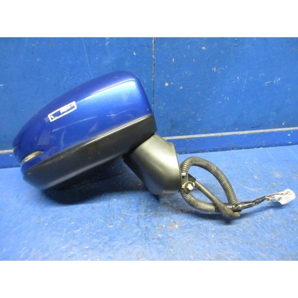 **** 商品説明を必ずご確認ください ****部品管理番号：000015259413500メーカー純正品番：76208-T5A-J51部品名：右サイドミラー部品区分：リサイクル品管理品番：298117車名：フィット車両タイプ名：5ドアハッ...