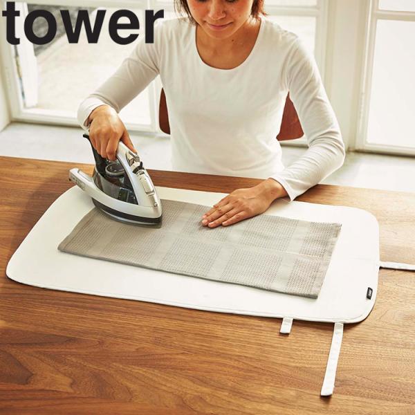 商品名：くるくるアイロンマット タワーカラー（品番）：ホワイト（3357）・ブラック（3358）商品サイズ：　掛け面約Ｗ72×Ｄ40×Ｈ1cm（取っ手含まず）　収納時約Ｗ6×Ｄ6×Ｈ40cm（取っ手含まず）素材：　掛け面：綿100％　裏面：...