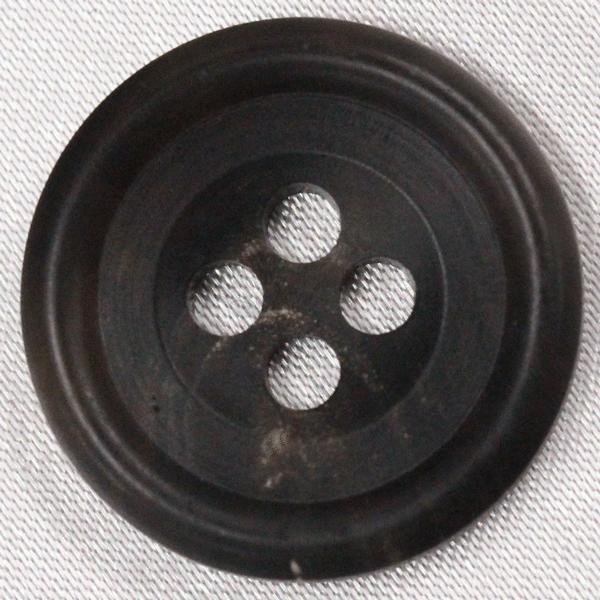 ☆本水牛ボタン☆RealHornButtonインド産の水牛の角を使用しました。自然の厳しさの中で育まれた野性味溢れる柄が特徴です。ハンドメイド（手作り、手芸、釦の付け替え）などにいかがでしょうか。サイズ 18ｍｍ入数 1個カラー ダークブラ...