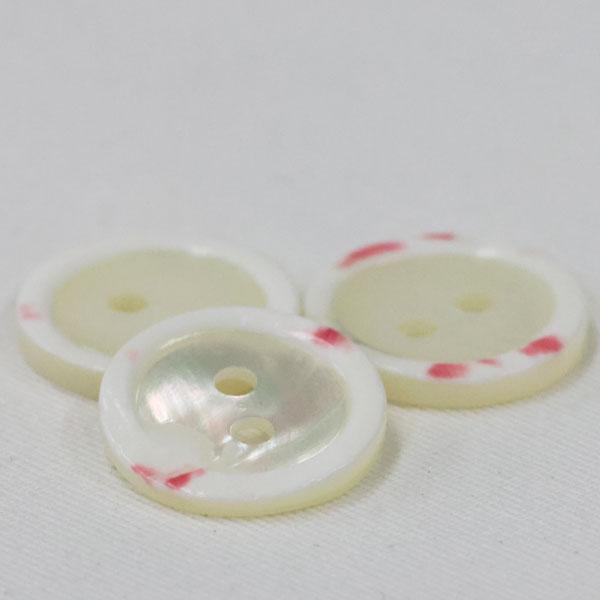 ☆貝ボタン☆ShellButtonハンドメイド（手作り、手芸、釦の付け替え）などにいかがでしょうか。サイズ 10ｍｍ入数 1個カラー 高瀬色(ホワイト系)釦穴形状 表二つ穴素材 高瀬貝日本製（加工地 奈良県）天然素材のため、色・光沢のバラつ...