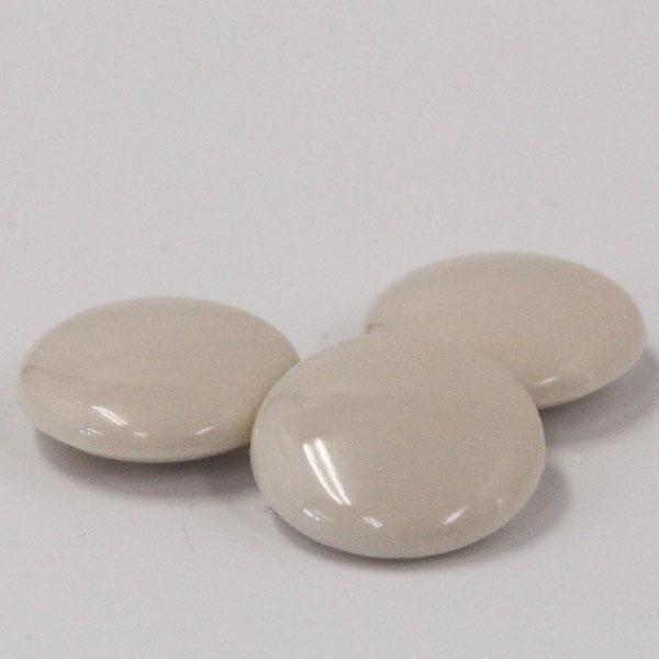 ☆カラフルボタン☆ColorfulButtonメーカー先染めなので配色使用されても移染の心配がありません。ハンドメイド（手作り、手芸、釦の付け替え）などにいかがでしょうか。サイズ 18ｍｍ入数 10個カラー うす茶 ベージュ（06）釦穴形状...