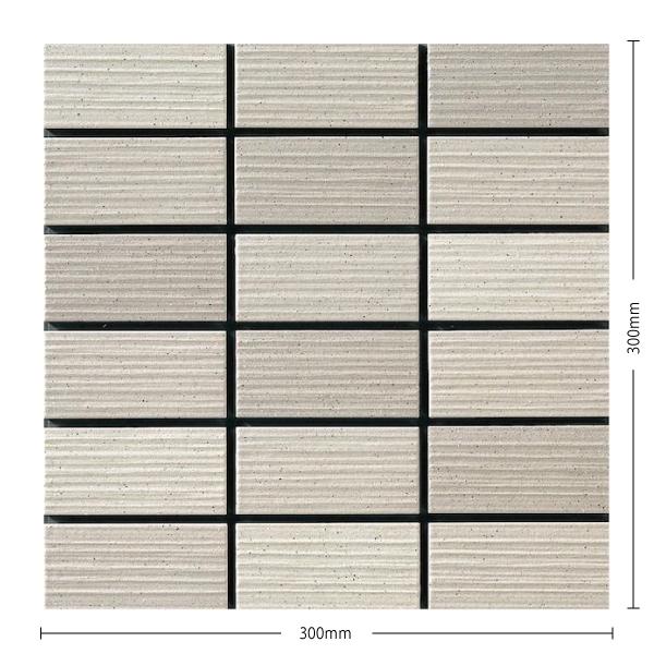 ■品番：AKR-103■目地共寸法：約300×300mm■実寸法：約95×45mm■厚さ：約7.0mm■あたり枚数：11.5シート/平米■入数：22シート/ケース■特性：耐凍害性<関連キーワード>タイル 名古屋モザイク 外装壁タ...
