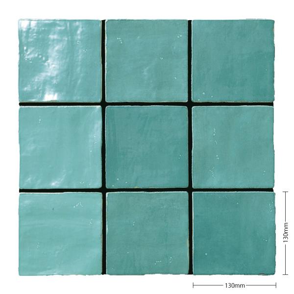 モロッコの伝統的なゼリージュ・タイルをモチーフにしています。明るい色調のベース色にボタニカル柄と六角形のバリエーションを加え、現代的な空間を提案するシリーズ。壁タイルで130mm角の大きさは、ヨーロッパでは手づくりタイルとして古くから親しま...