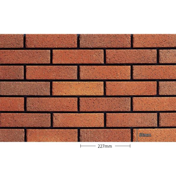 深みのある色合いのレンガタイル。使い込んだ古レンガのようなラフなテクスチュアも魅力です。■品番：BERS-40■実寸法：約227×60mm■厚さ：約13.0mm■あたり枚数：66枚/平米■入数：64枚/ケース■特性：耐凍害性■認定：グリーン...