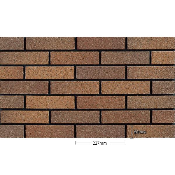 深みのある色合いのレンガタイル。使い込んだ古レンガのようなラフなテクスチュアも魅力です。■品番：BERS-50■実寸法：約227×60mm■厚さ：約13.0mm■あたり枚数：66枚/平米■入数：64枚/ケース■特性：耐凍害性■認定：グリーン...