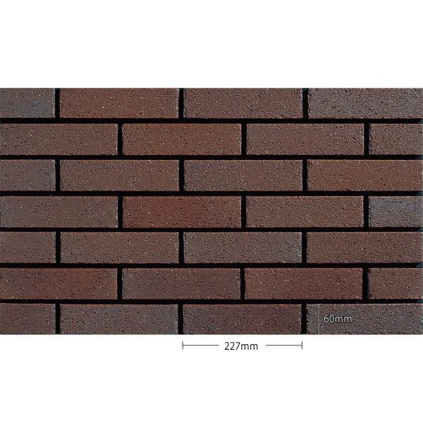 深みのある色合いのレンガタイル。使い込んだ古レンガのようなラフなテクスチュアも魅力です。■品番：BERS-60■実寸法：約227×60mm■厚さ：約13.0mm■あたり枚数：66枚/平米■入数：64枚/ケース■特性：耐凍害性■認定：グリーン...