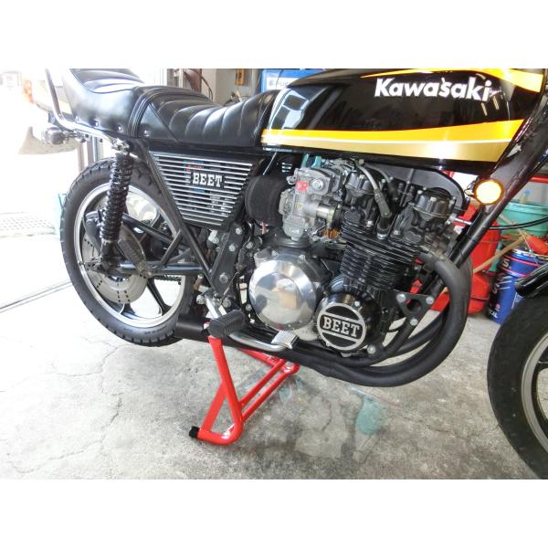 Kawasaki ＦＸシリーズ　センタースタンドＦＸ４００　ＦＸ５５０のセンタースタンドを取り外し集合管を取り付けた車両を水平保管