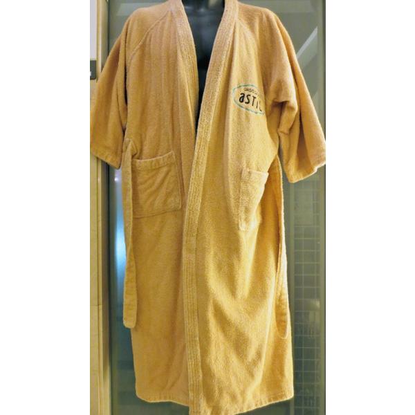 ■素材：本体　綿100％、刺繍部分　ポリエステル100％■サイズ：着丈120cm■原産国：中国産*塩素系の洗剤、漂白剤は使用しないで下さい。*色移り防止のため濡れたまま放置しないで下さい。*初めのうちは色落ち毛羽落ちしやすいので、他の洗濯物...