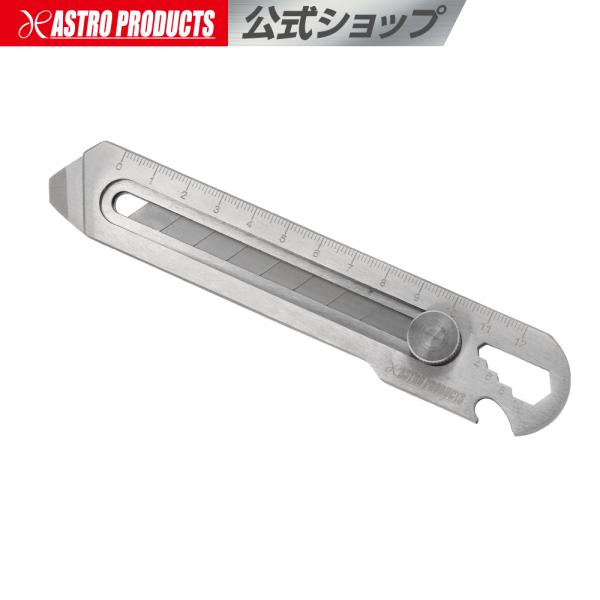 【発売日：2026年03月03日】■商品説明：オールステンレス製のカッターナイフです。ステンレスの素材感、重厚感をさらに高める無骨なデザインです。先端でのこじり、簡易スパナ、定規、栓抜きの機能が付いています。一般的な幅18mmの刃が使用でき...