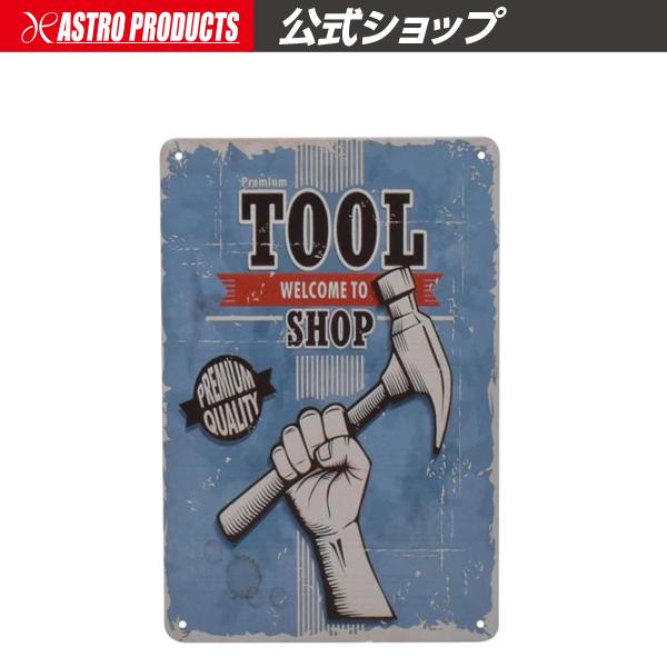 ■商品説明：・ヴィンテージ風のサインボードです。・ご自宅のガレージに、店舗に、またプレゼントにもおすすめです。・四角にはそれぞれ丸穴が開いており、釘、ピンで簡単に留めることが可能です。■商品仕様：・本体サイズ：W300×H200×t2mm・...