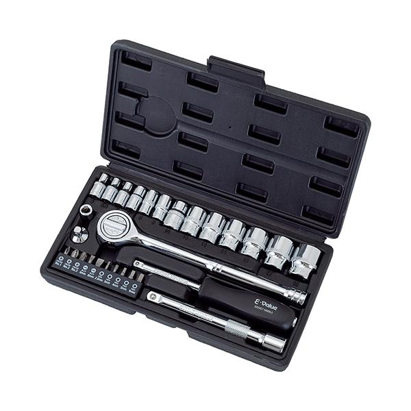 ■商品説明：ボルト＆ナット類の締付けや緩め作業に使用できます。ボルト＆ナットの角に優しい面接触加工を施しています。■商品仕様：・差込角：1/4DR（6.35mm）、3/8DR（9.5mm）・入組数：28pcs・入組み：3/8DRラチェットハ...