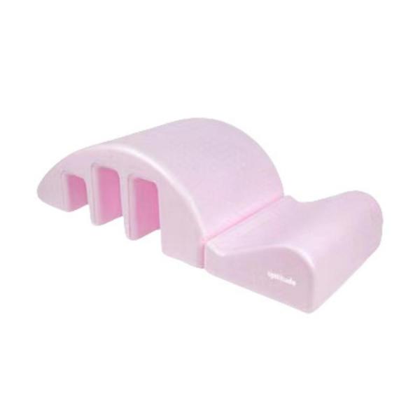 コンパクトなピラティスマシンです。脊柱の柔軟性の向上、固定性（安定性）向上のエクササイズに有効。不思議な形な上に、小さくて頼りないですが、これ１台で全身のエクササイズが可能。特に首のアライメント矯正の力は他のピラティス器具をはるかに凌ぎます...