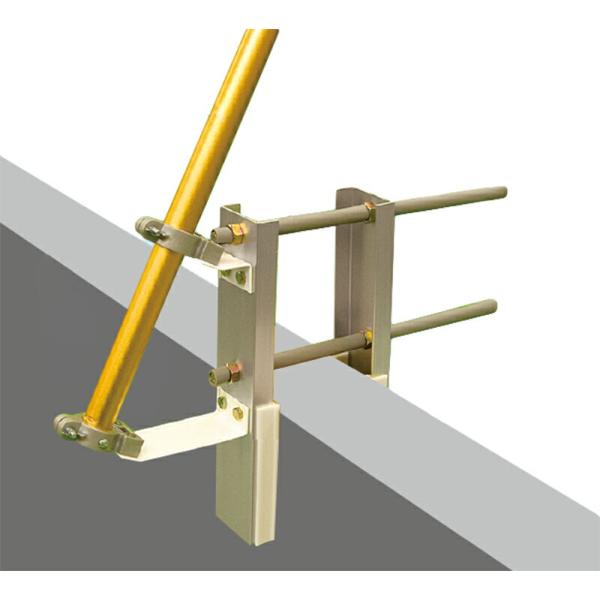 【鯉のぼり用取付金具】 ベランダ専用取付金具。ロイヤルセット・ファミリーセットに取り付けることができます。ベランダ側壁を2本のバーで挟んで、ボルトで締め付けるだけ。取り付け作業はベランダ内側でする為、安全です。組み立て完了後、万一の落下防止...