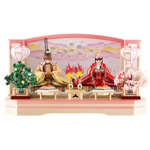 【2026年度新作】【リカちゃんのひな人形】【人形の久月×タカラトミー】コラボモデルシリアルナンバー入り 人形の久月とタカラトミーのコラボによって誕生したリカちゃんお雛様。リカちゃんは、冠のかわりに桜をあしらい、後ろの裾にはたっぷりとしたレ...