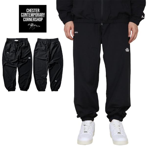 【撥水加工が効いた動きやすいナイロンジョガーパンツ】 CHESTER CONTEMPORARY CORNERSHOP チェスターコンテンポラリーコーナーショップ から展開する「CHESTER CC NYLON PANTS」。競馬カルチャーを...