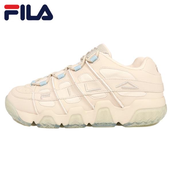 【ストバスプレイヤーの熱い支持を受ける厚底スニーカー】FILA フィラ から展開する「FILA BARRICADE XT97」。98年にフィールド用クロストレーニングとして発表されたスニーカーが登場。バックとタンにFILAロゴを刺繍でオン！...