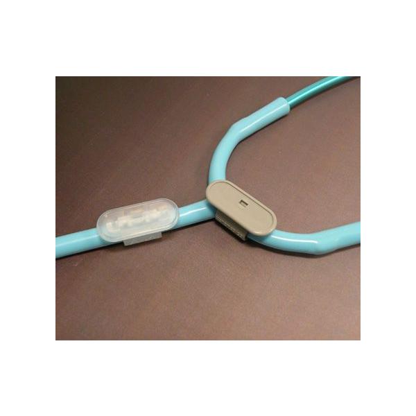 適応チューブ径　：　約10mm<p>半透明の「クリアホワイト」と「グレー」の2個入り<p>計6枚の名前記入用シールと取り付け案内も付属しています。<p>適応聴診器のご案内　：　<p>ケンツメデ...