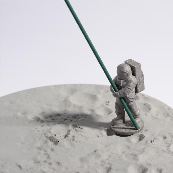 未知の惑星にたどり着いた宇宙飛行士（SPACEMAN）別売りの PLANET TEN｜incense holder と組み合わせることで、より惑星感を楽しめます。お香スタンドとしてお香を持たせることができ、PLANETシリーズ以外でもご使用...