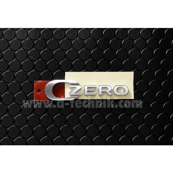 アイミーブのヨーロッパ、PSA向け輸出仕様エンブレム「C ZERO」。こだわりのドレスアップには欠かせないアイテムです。サイズは横幅約113mmＸ縦約30mm、裏面は両面テープ付。*画像の赤い部分とクリーム色の部分は剥離紙です。実際の貼付状...