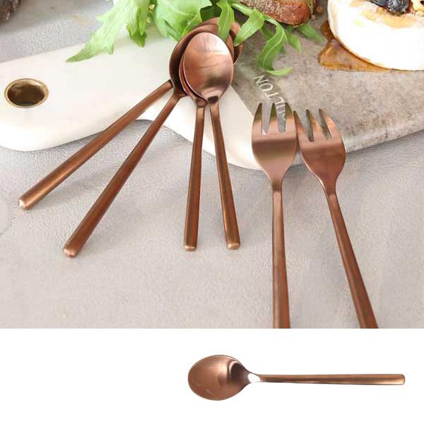 【DULTON SVELTE CUTLERY M.COPPER CF.SPOON】●サイズ：L.122mm●素材：18-8ステンレス●食洗機使用不可●北海道、沖縄、離島への配送は荷物中継料が別途かかります。シンプルで無駄な装飾のないデザイン...