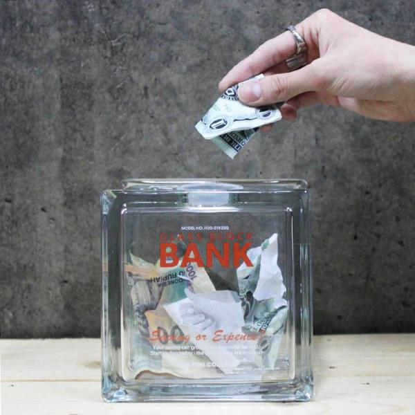 【DULTON GLASS BLOCK BANK SQUARE】●サイズ：幅145×奥行80×高さ145mm●素材：本体／ガラス　キャップ／ポリプロピレン●原産国：中国●北海道、沖縄、離島への配送は荷物中継料が別途かかります。利便性の高い建...