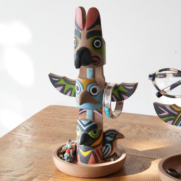 ※このページの販売商品は【TRIO(3段)】タイプです。【DULTON SCULPTURE POLE TRIO】●サイズ：幅150×奥行118×高さ255mm●素材：ポリレジン●原産国：中国●北海道、沖縄、離島への配送は荷物中継料が別途かか...