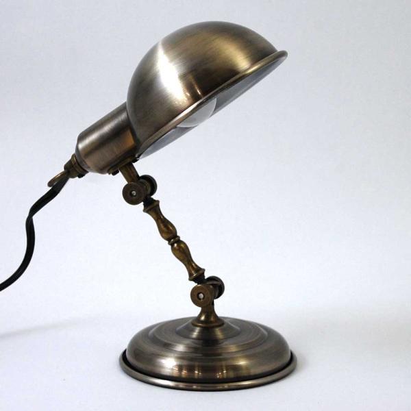 【クラシック デスクライト】●サイズ：φ105×W170×H200mm●素材：スチール●25W/E17 フロストミニ球付●?210cmコード・中間スイッチ●北海道、沖縄、離島への配送は荷物中継料が別途かかります。その名の通りノスタルジックな...