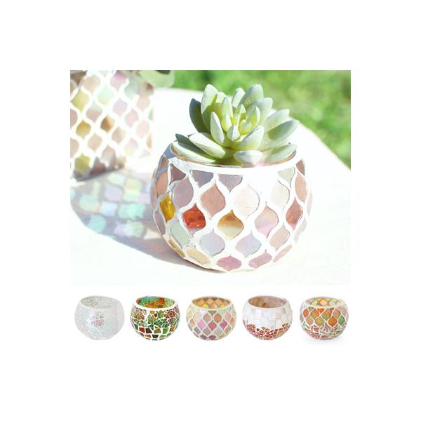 キャンドルホルダーはモザイクガラス越しに映し出されるキャンドルの炎の灯かり神秘的でとっても美しいです！鮮やかで透明感のあるモザイク。光を受けて変化する表情も楽しみの1つです。ミニサイズの植物を植える鉢植えや鉢カバー、小物入れなどにもご利用い...