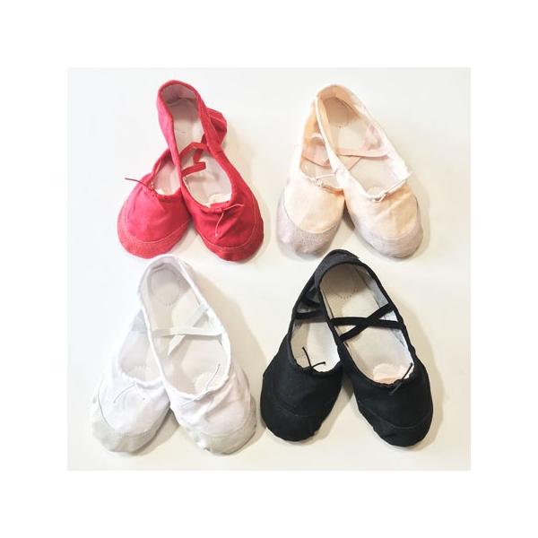 再入荷いたしました。柔らか素材ではき心地抜群のダンス用シューズ♪裸足が基本のフラダンスですが、冬の寒い時期や、冷え性の方にはフラダンスシューズがおすすめ☆軽くて動きやすい、素足感覚の室内用シューズです。甲の部分はゴムストラップでラクラク！素...