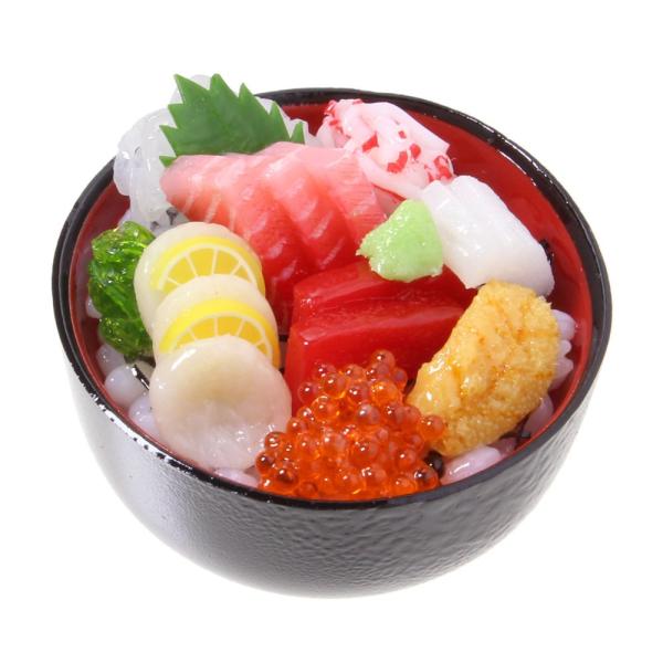 食品サンプル屋さんのマグネットは、実際に飲食店に並んでいる食品サンプル製作を手がけている職人が、ひとつひとつ手作りで作っている本格派の食品サンプルグッズです。本物を製作しているだけあって、その出来は極上！一粒一粒作られたお米、トロトロの卵、...