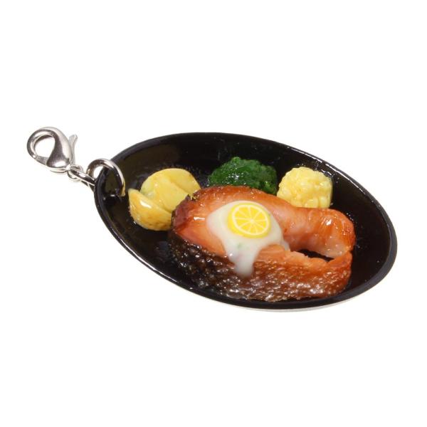 世界に誇る日本の文化、食品サンプルを製作している職人が一つ一つこだわりを込めて作ったミニチュア食品サンプルです！この3wayアクセサリー。名前の通り別売の専用パーツを付け替えることによって、カバンや財布、スマホやガラケーなどにも取り付けられ...