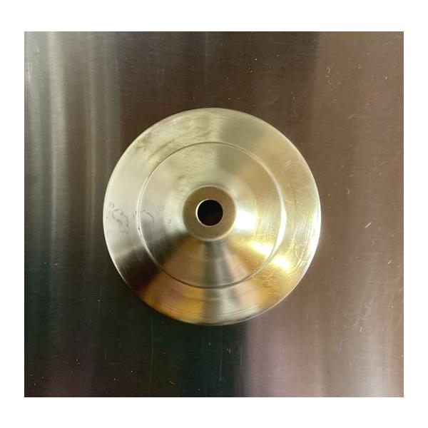 4インチ（約102mm）。しんちゅう製。