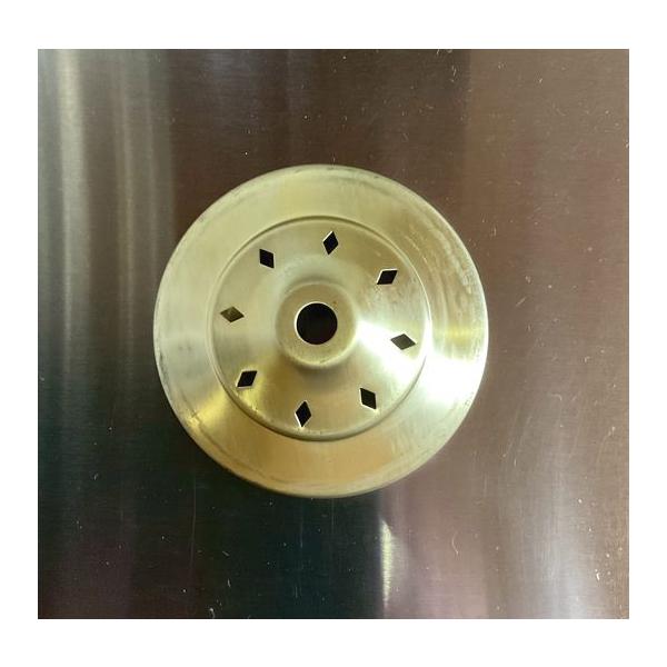 直径約102mm。丸型のキャップです。