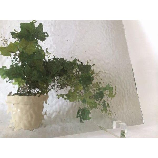 約35cm×約20cm。グレー。古い歴史のあるアメリカのウィスマーク社のガラスです。イングリッシュマッフルは使いやすいガラスとして根強い人気があります。★イングリッシュマッフルは所謂耳の部分や、欠けの部分が入ってしまう場合が御座います。大き...