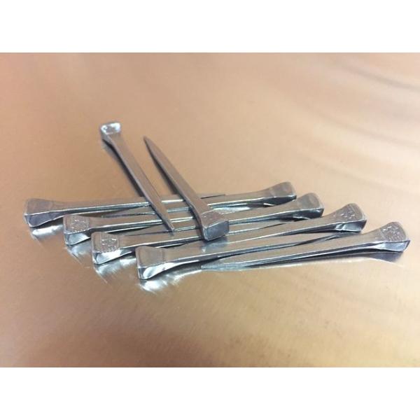 1本の長さ：約4.5cm。10本セットの金額になります。ケイムやガラスの固定に便利です。