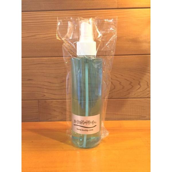 フュージングする前にガラスを拭くことによって、失透を予防します。ハンダ面やガラス面のクリーニングに最適です。スプレーでガラス全体に直接吹きかけ、タオル等できれいに拭き取ります。※こちらの商品は、容器の厚みが3cmを超えておりますので、クリッ...