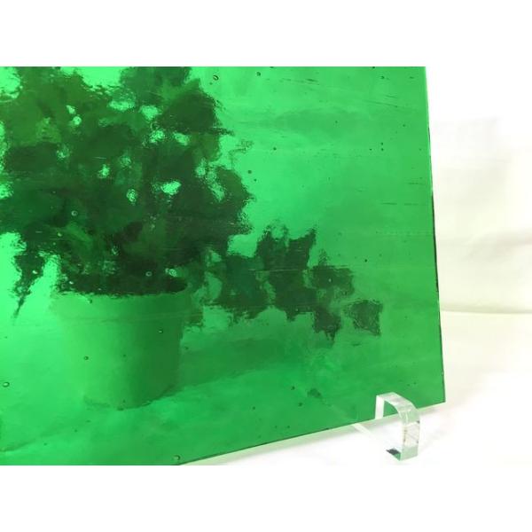約12cm×約12cm。厚み3〜4mm。TPグリーン。ヴェネチアンガラスといえばモレッティ。膨張係数104。フュージングガラスの定番です。基本サイズが約12cm×約12cmになります。±1cm程度の誤差がありますが、大きくても小さくても値段...