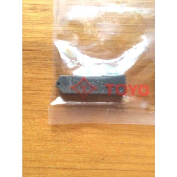 ガラスカッターの切れ味がイマイチになってきたようなときには交換をオススメします。簡単に交換できて、新品と同じ切れ味が戻ってきます。TC10、またはTC10B（持ち手が金属柄のもの）の２種類用の替え刃です。どちらにも使えます。