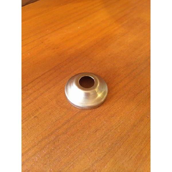 1・1/4インチ（直径約31mm）。しんちゅう製。