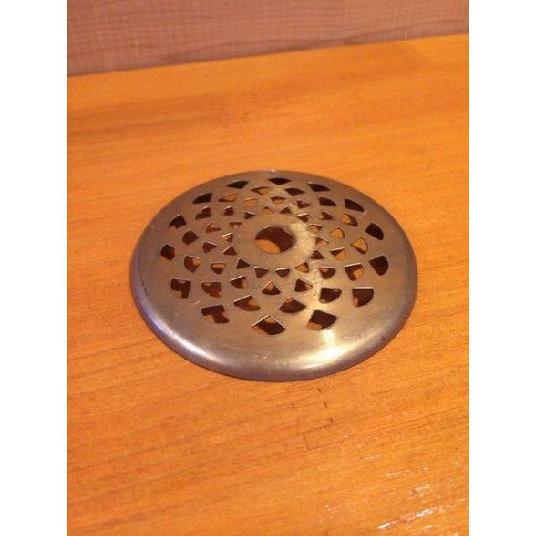 ３インチ（約76mm）。しんちゅう製。※入荷時期によっては、放熱穴の数やキャップの形状などが若干異なる場合が御座いますので、予めご了承下さい。