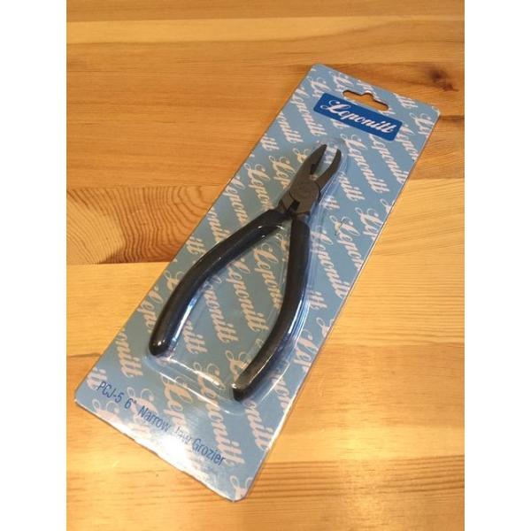 全長：約155mm、先端口幅：3mm。細かい部分を取るのに便利なワニ口になっています。