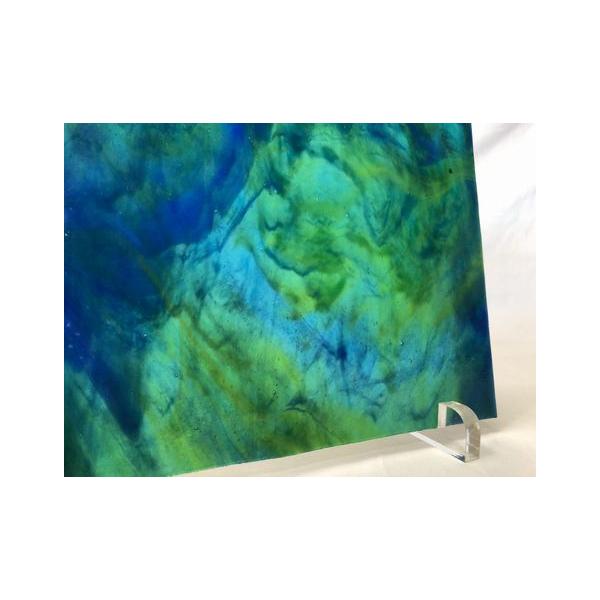 約30cm×約22cm。ライムグリーン・コバルトブルー。リングモトルに定評があり、ティファニーランプに使うガラスとしても人気があります。■下記の点につきまして、予めご了承下さい。■1，角に欠けがある場合が御座います。2，混ざりのあるガラスの...