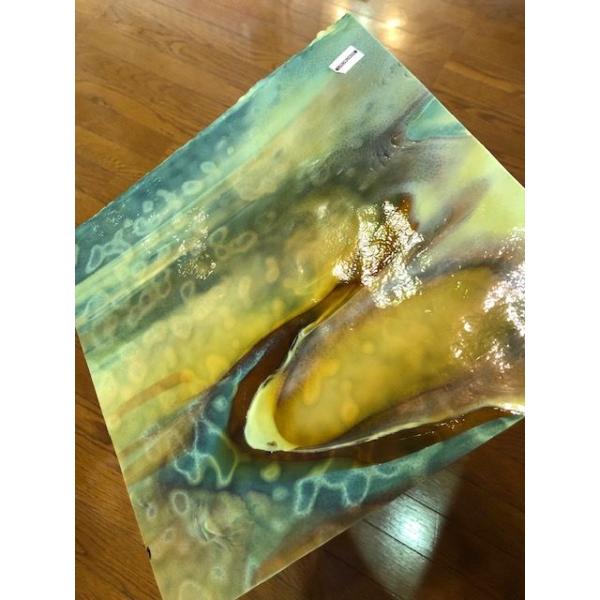 約30cm×約30cm。1点もののため、写真が現物となりますので、色味などは写真をご確認下さい。●●ガラスサイズに関して●●ガラスのサイズは、±1cm以内までは差額を返金することも頂くことも御座いません。入荷やカットの状況により若干の誤差が...