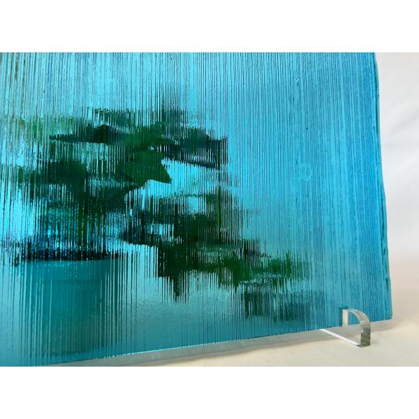 約38cm×約30cm。写真が現物となりますので、色味などは写真をご確認下さい。ガラスのシワや小さな傷が入る場合が御座いますが、予めご了承下さい。