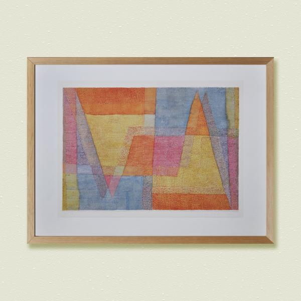 長きにわたり日本で愛されるパウル・クレーのアートポスターです。豊かな色彩と個性的な表現が特徴。シンプルなインテリアのアクセントにおすすめの抽象画です。【パウル・クレー】1879年、スイス生まれの画家。音楽一家のもとに生まれ、表現主義、キュビ...