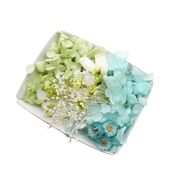 ミントジュレップ花材セットです♪入荷時期により多少花の種類や色が変更になることがございます。■　内容量：1ケース■　カラー：グリーン系■　材質：自然草花(プリザーブドフラワー/ドライフラワー)■　内容一覧　■・アジサイ(ミント、黄緑・白)・...