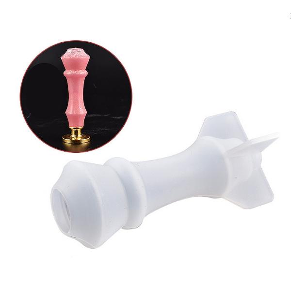 レジン シリコン型 シーリングスタンプのハンドルが自作できるモールド【クラウン】です。手紙やプレゼントなどに使用するシーリングスタンプの持ち手部分のハンドルを作ることができます。※ヘッド、スプーン、キャンドル、ロウは別売りです。■内容量：1...