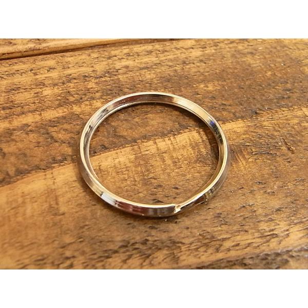 【発売日：2022年10月05日】キーホルダーに使用できる二重リングです。アクセサリーなどの連結金具としても使えます。サイズ外径35、 内径30(mm)こちらの商品はメール便(ポスト投函)でお届けいたします。メール便対応商品2200円お買い...