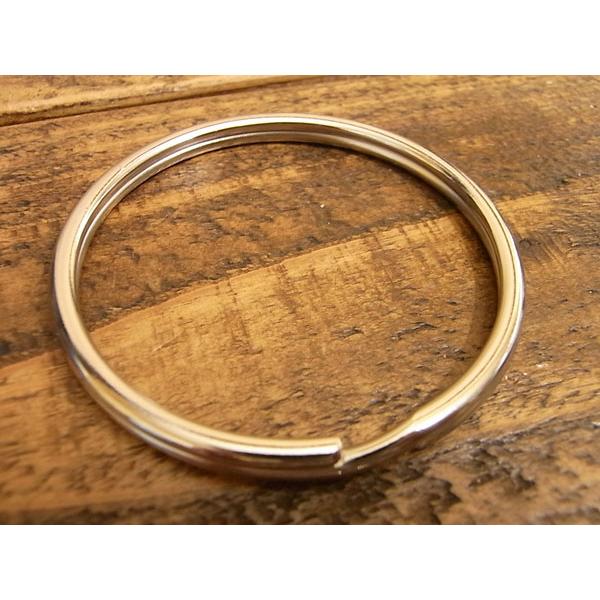 【発売日：2022年10月05日】キーホルダーに使用できる二重リングです。アクセサリーなどの連結金具としても使えます。サイズ外径58、 内径50(mm)こちらの商品はメール便(ポスト投函)でお届けいたします。メール便対応商品2200円お買い...